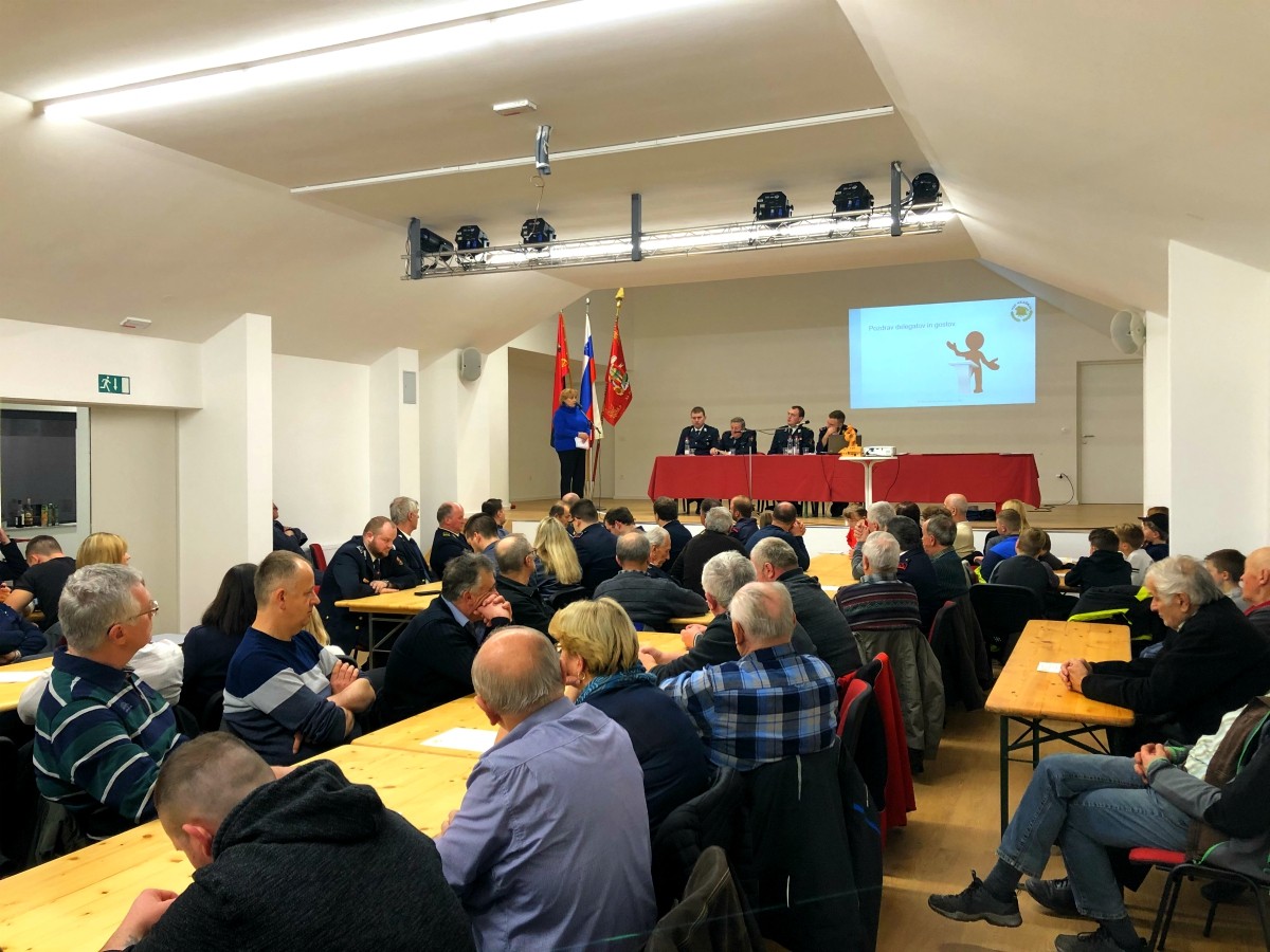 Prvi občni zbor gasilcev PGD Krašnja v novem Društvenem domu Krašnja ...