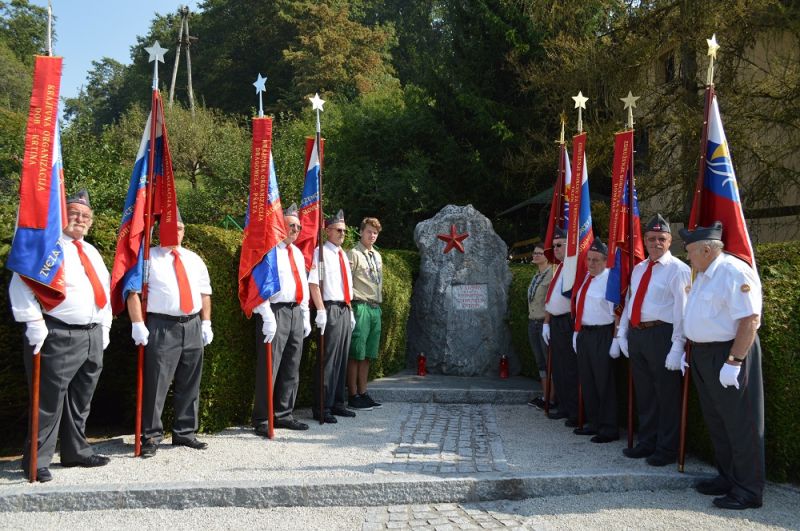 Spominska slovesnost ob 75. obletnici usmrtitve talcev pri Bistriškem mostu v Domžalah - domžalec.si